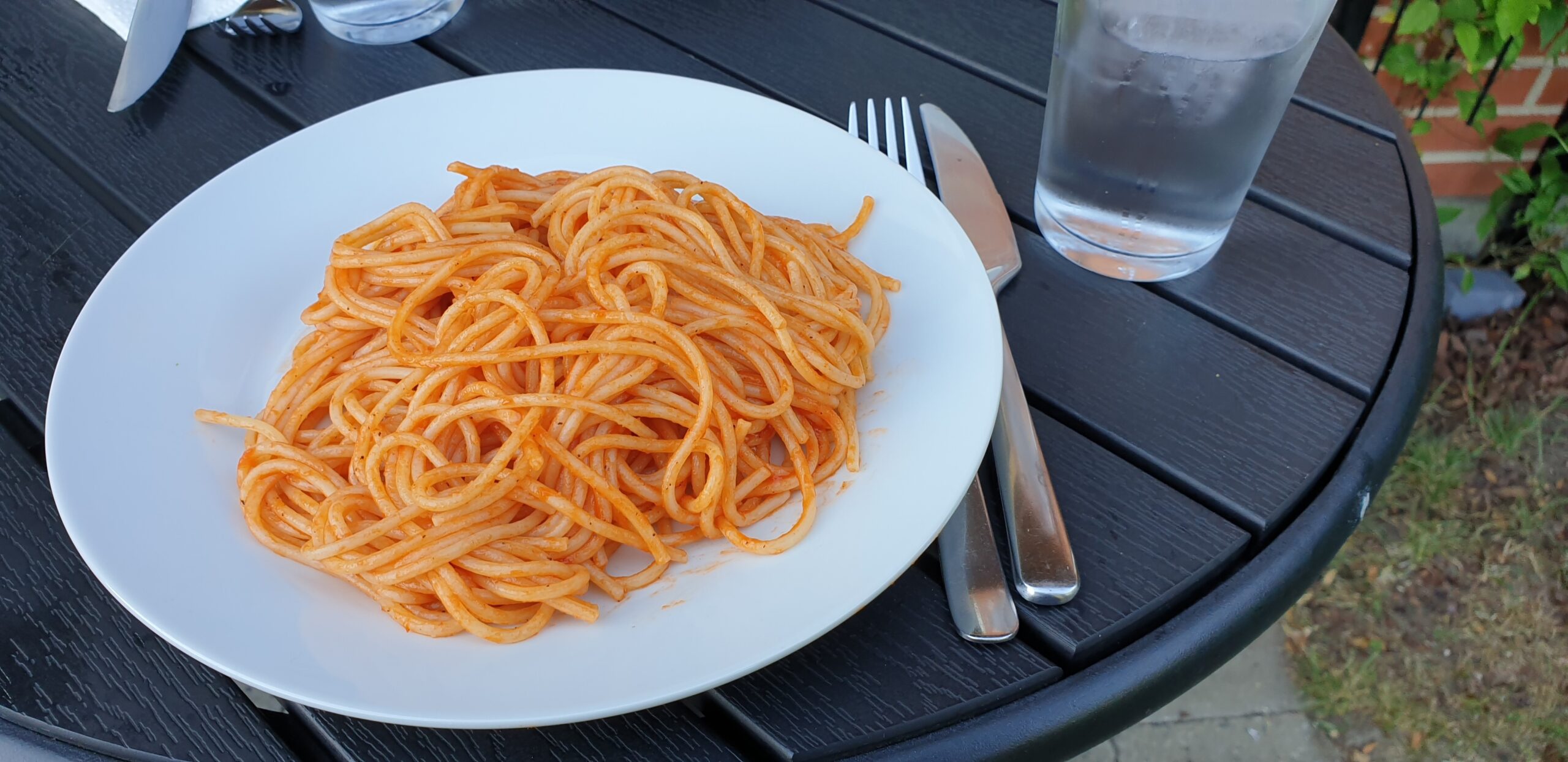 Rød spaghetti • Mad med juul